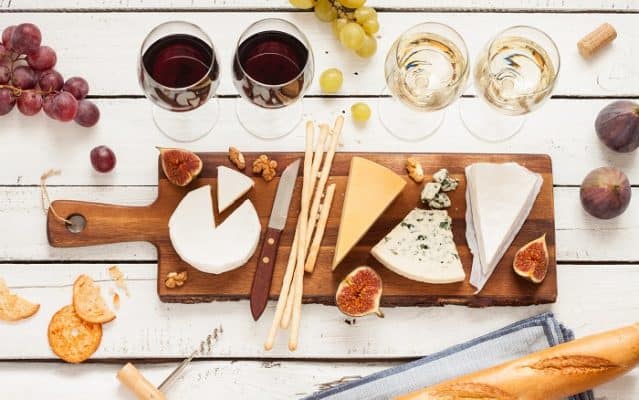Creating the Perfect Picnic Cheese Board